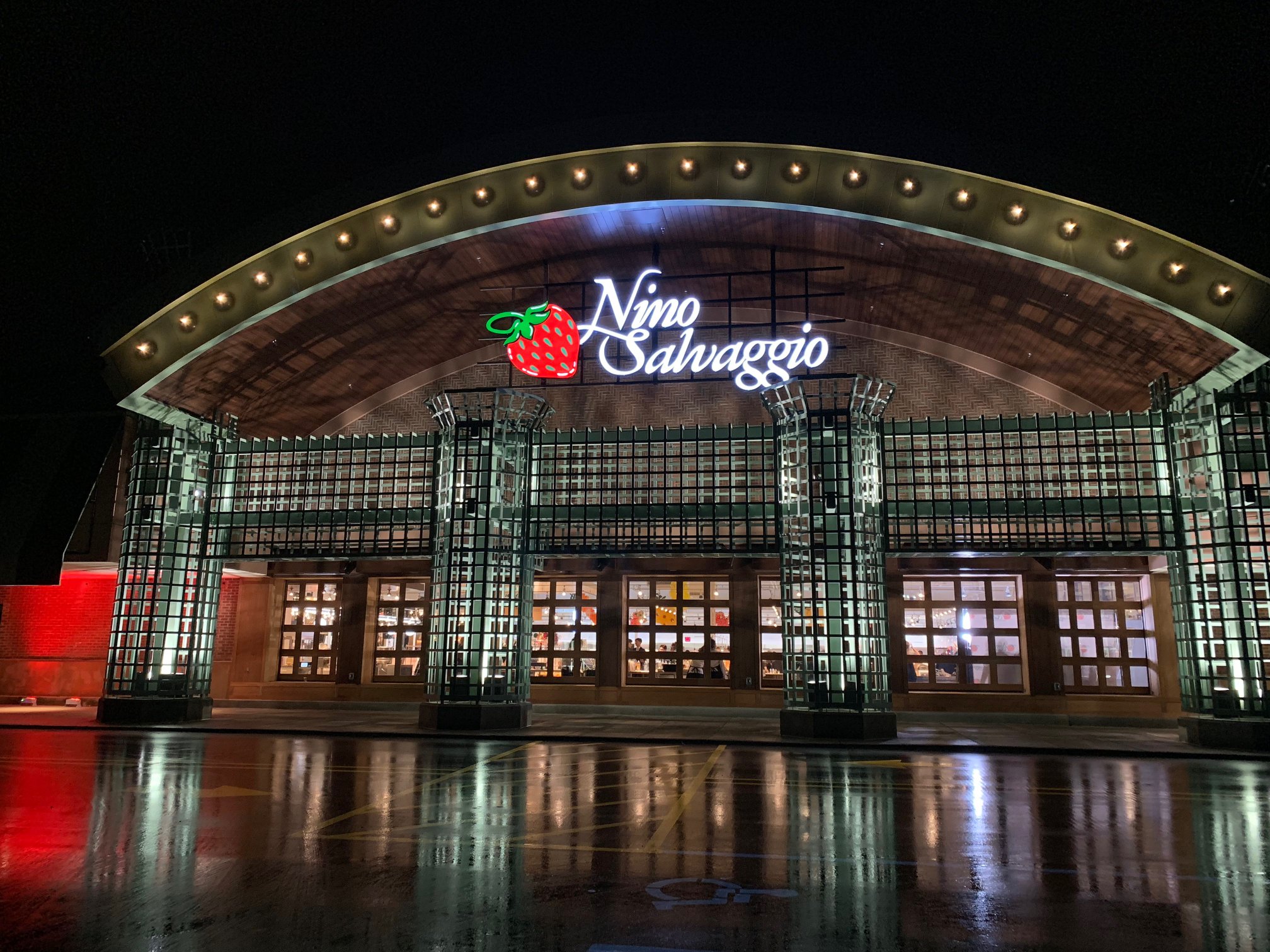 Nino Salvaggio International Marketplace